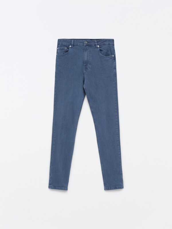 Lo último en moda para hombre | Lefties Nueva Colección