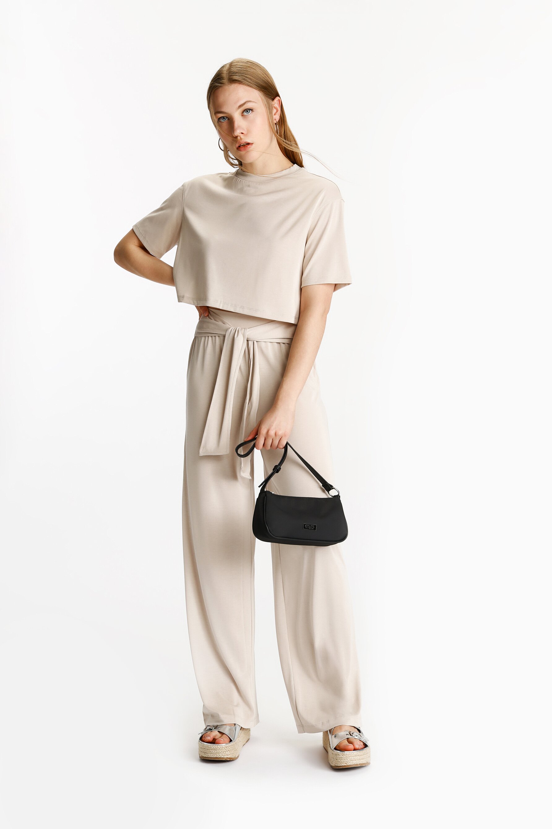 Trousers - CLOTHING - Woman - | Lefties Qatar