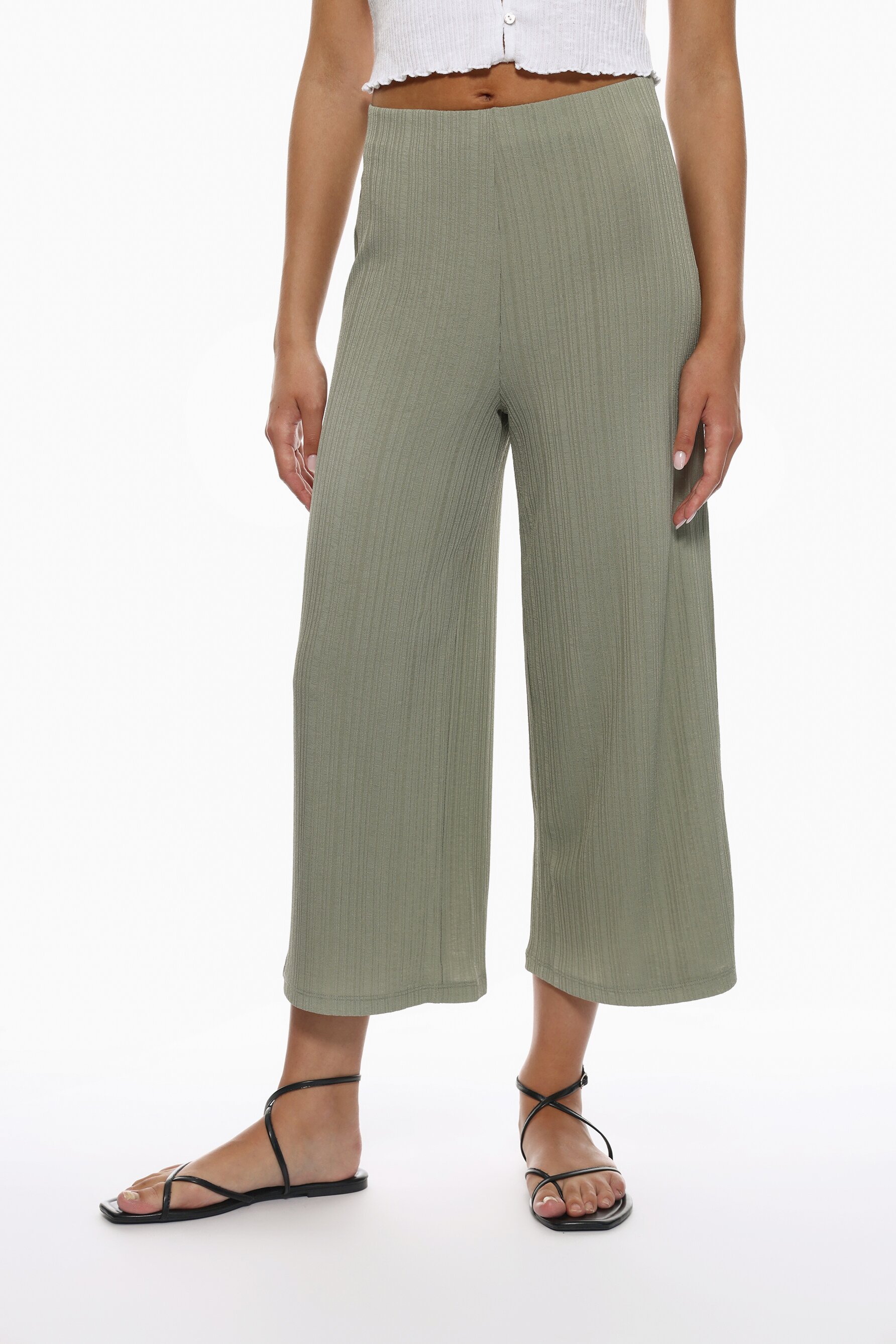 Trousers - CLOTHING - Woman - | Lefties Qatar
