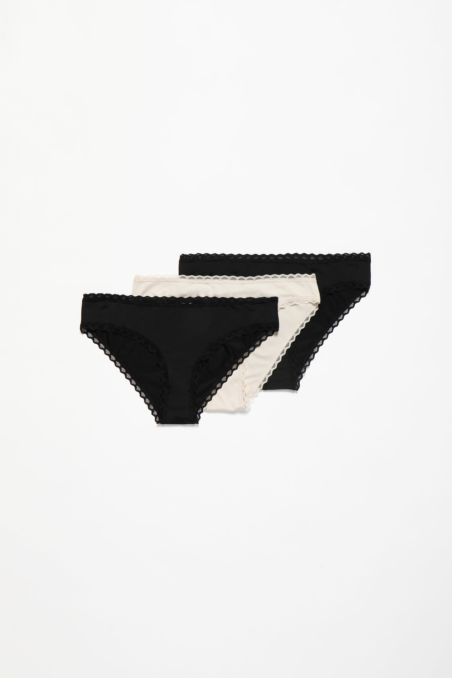 Braguitas - ROPA INTERIOR | PIJAMAS - Mujer - | Lefties España (Canarias)