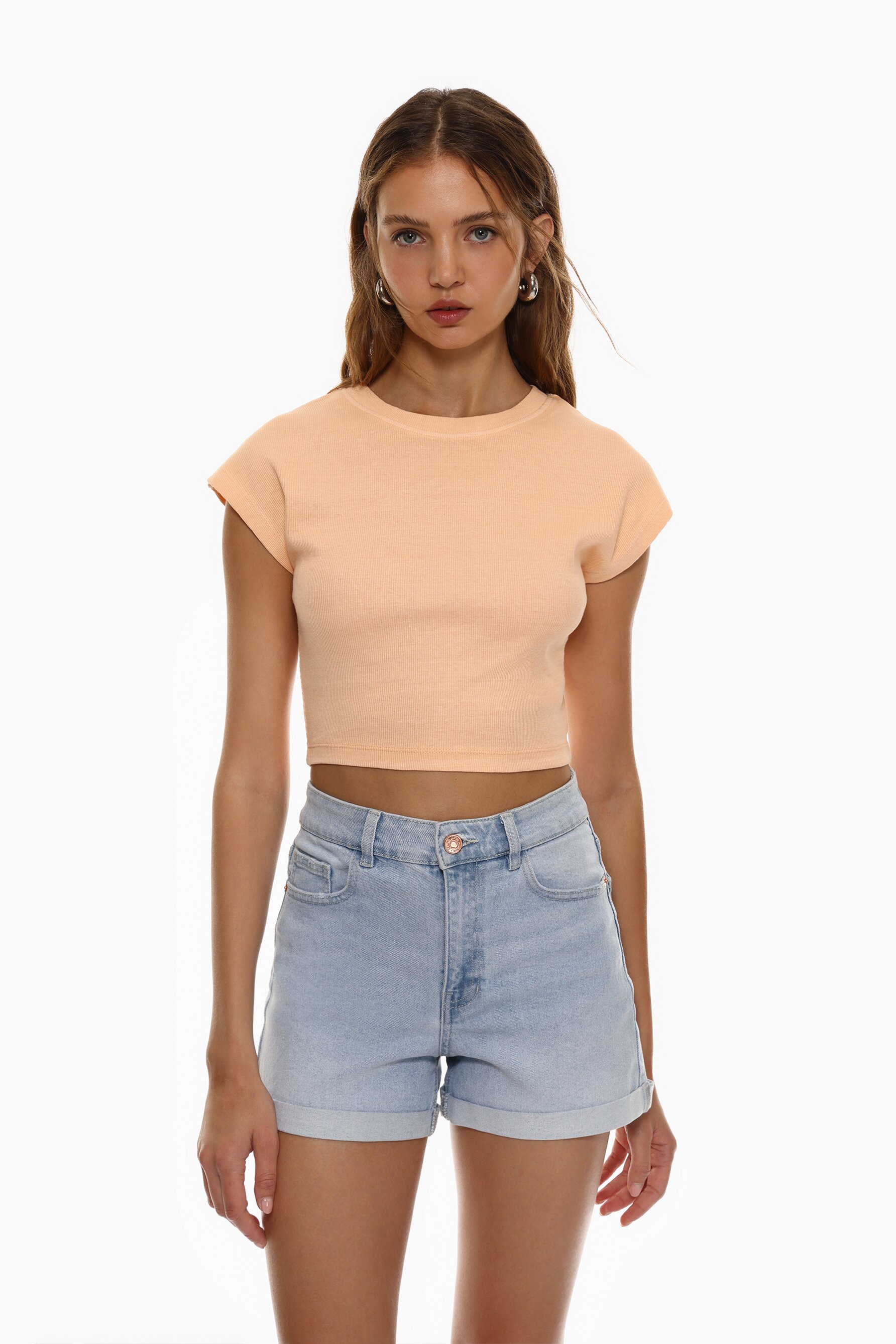 Camiseta canalé cropped - Tops - Camisetas - ROPA - Mujer - | Lefties ...