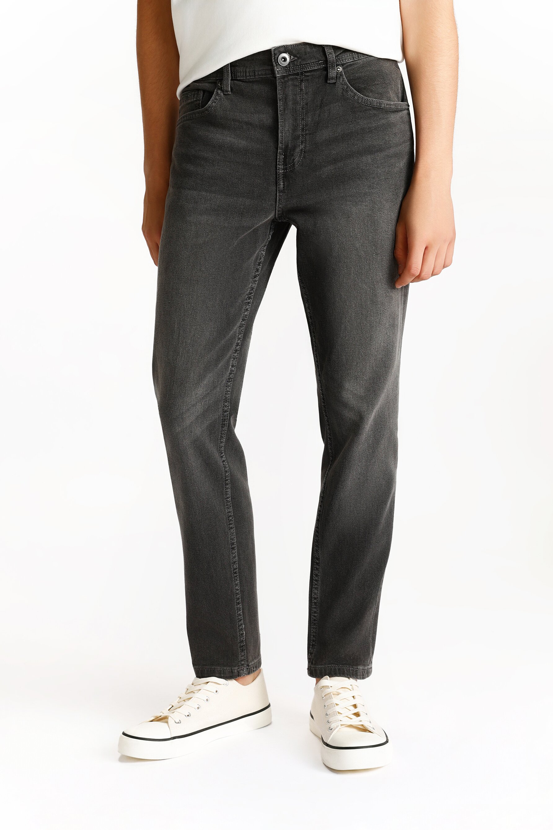 Slim - Jeans - ROPA - Hombre - | Lefties ESPAÑA