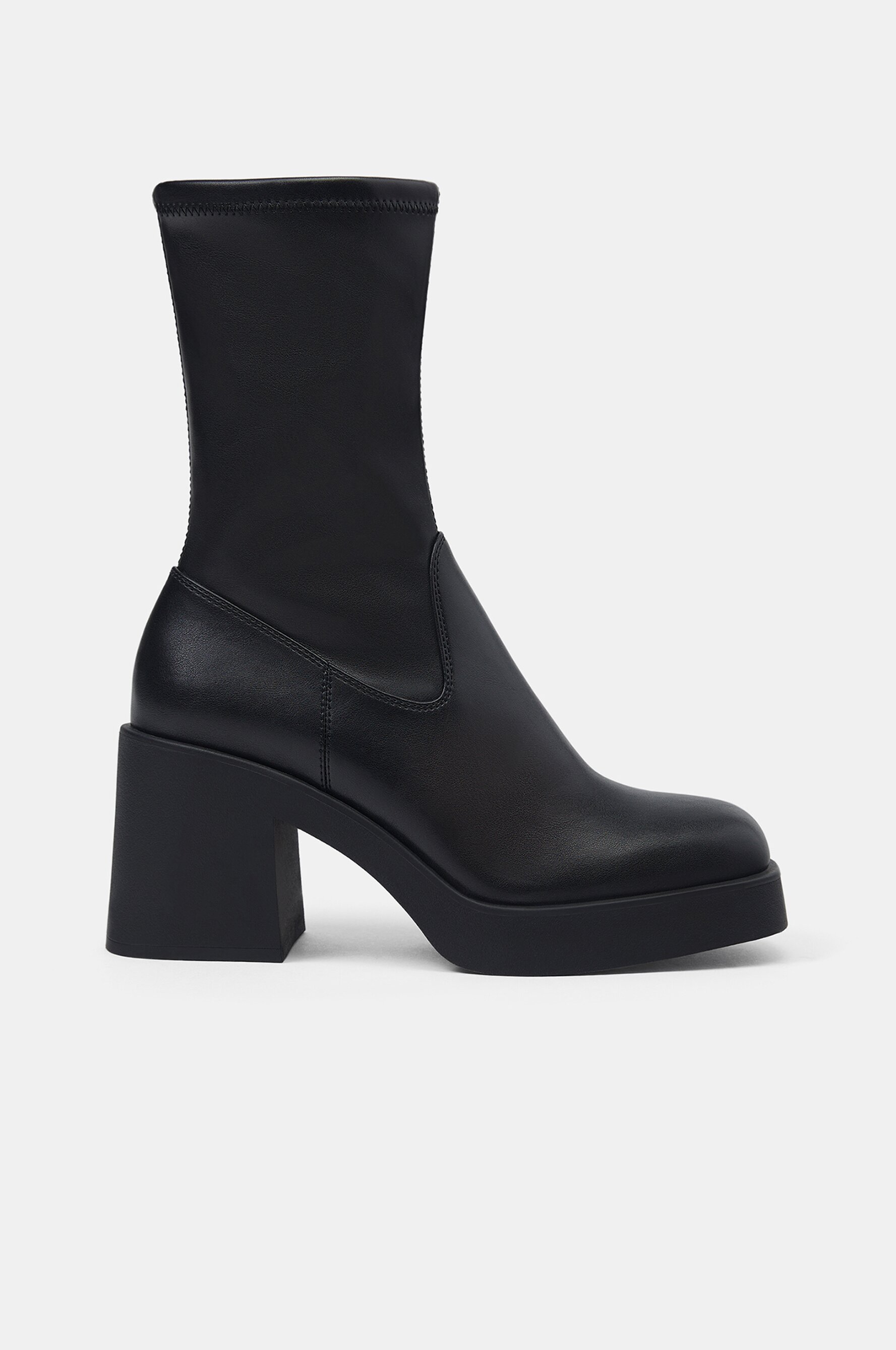 ÎNCĂLȚĂMINTE - Femei - | Lefties Romania