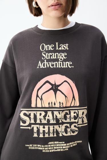 Sudadera Stranger Things™/© Netflix - Licencias - ROPA - Mujer ...